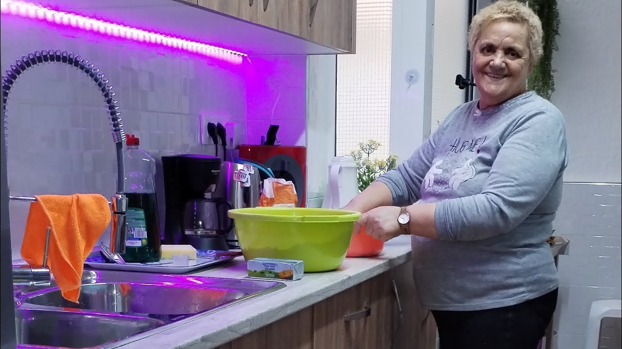 ¡Cristi din Banat Oficial. está emitiendo en directo! - YouTube