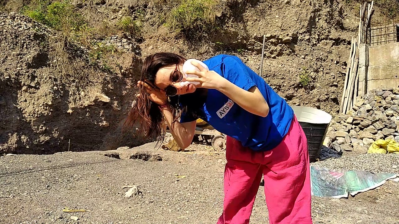 Jala neti kriya - yogic nasal cleansing at Sri Yoga Ashram Rishikesh ...