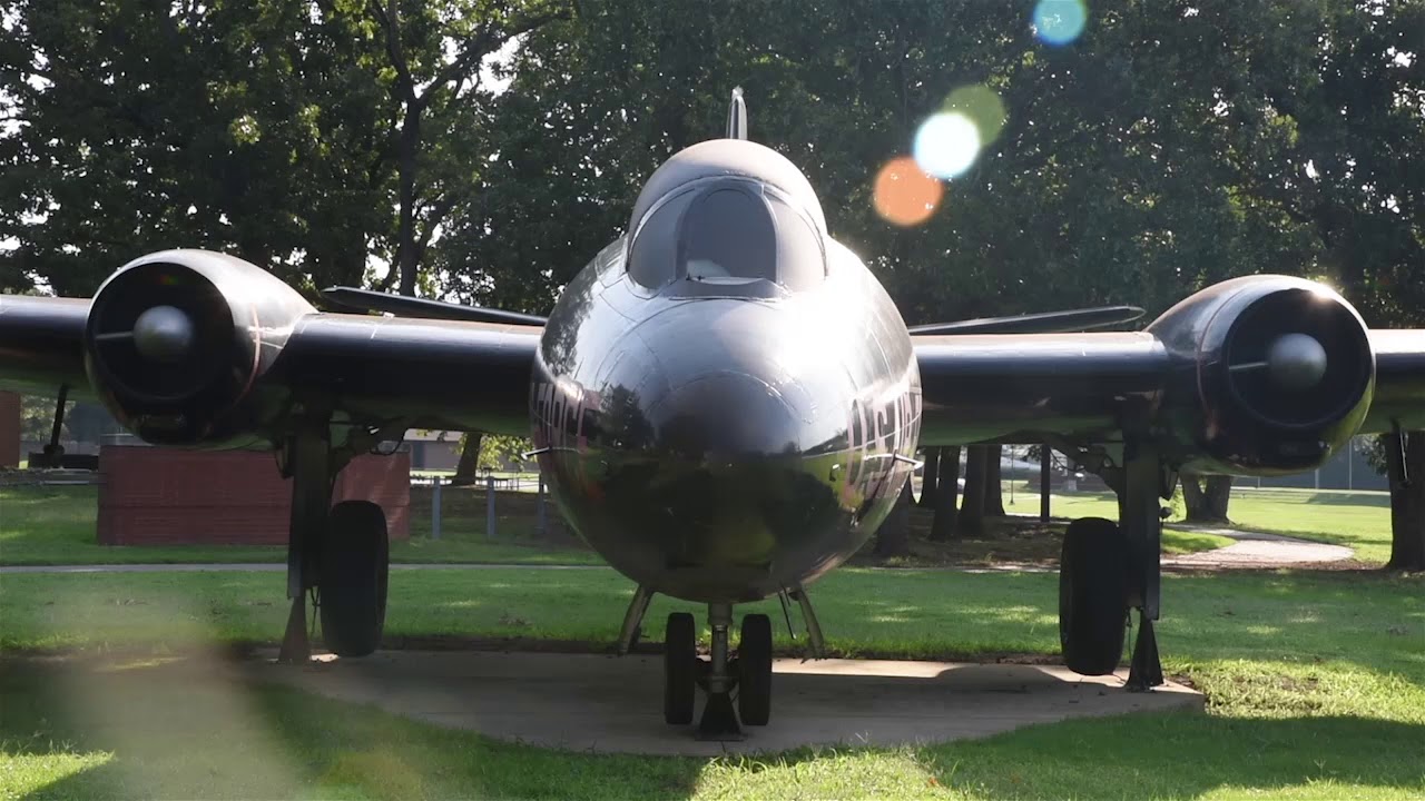 The Martin B-57 Canberra - YouTube