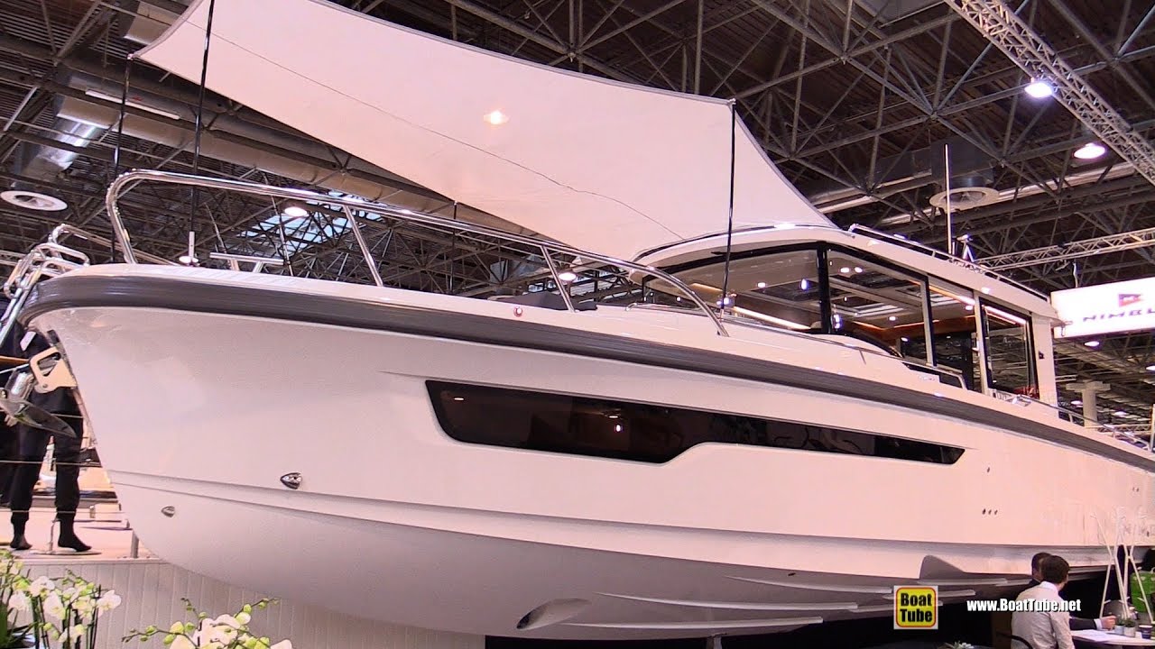 2020 Nimbus C11 Motor Boat - Walkaround Tour - Debut at 2020 Boot ...