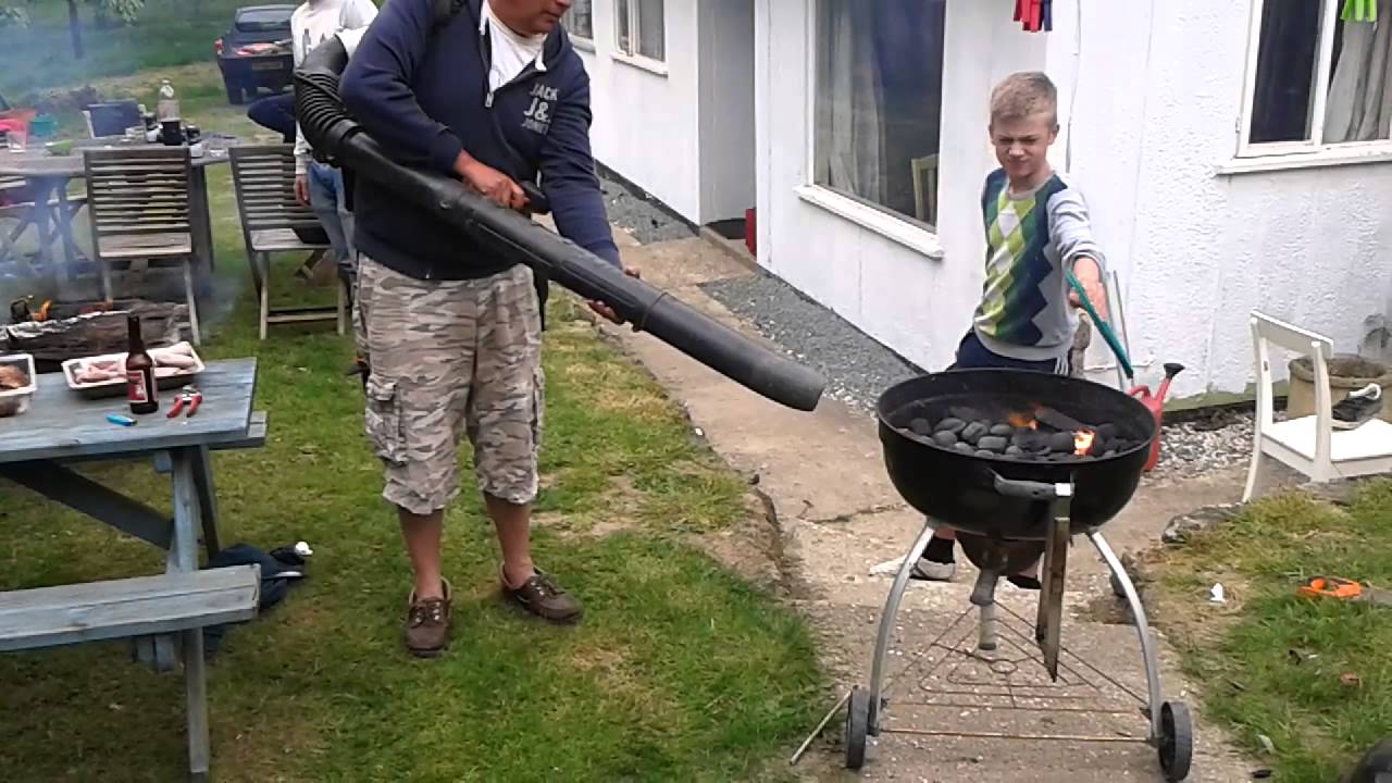 How to start a barbeque - YouTube