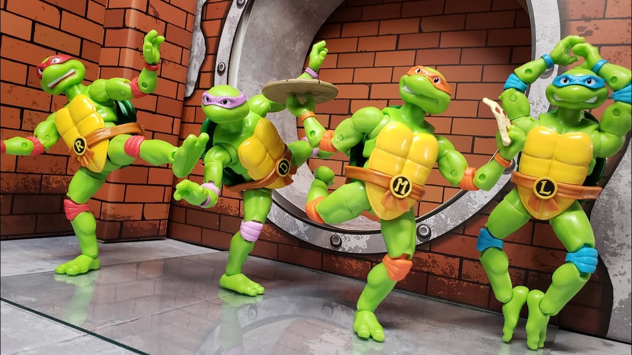 Ryan Reviews - Tricky Poses with BST AXN Teenage Mutant Ninja Turtles ...