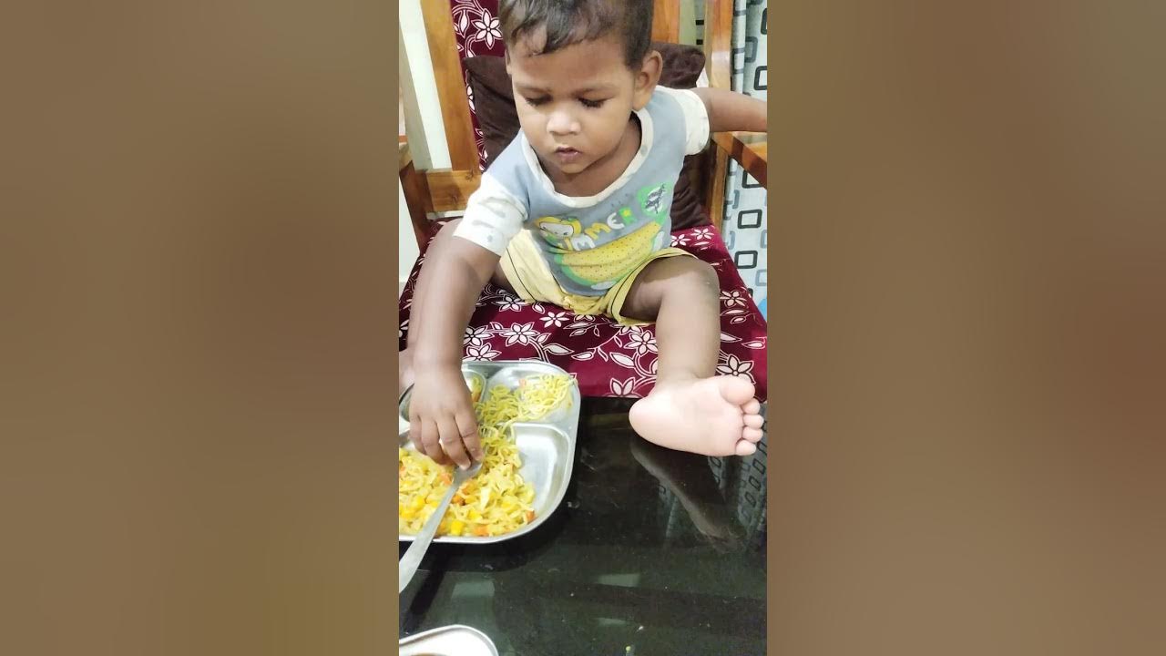 Maggie eating training - YouTube