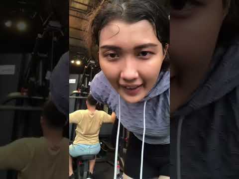lanjut lagi jualan sambil ngegym bareng kakak cantik gemoy tembem #workout #gym #fitness