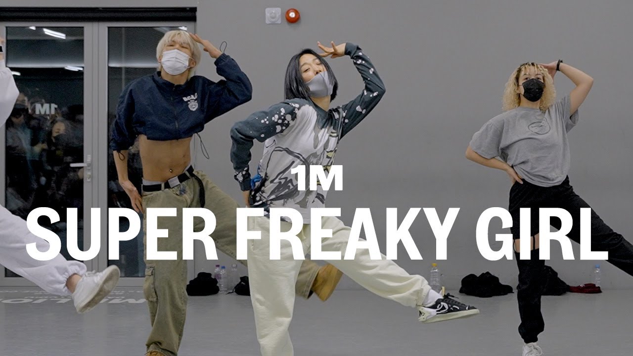 Nicki Minaj - Super Freaky Girl / Learner's Class - YouTube