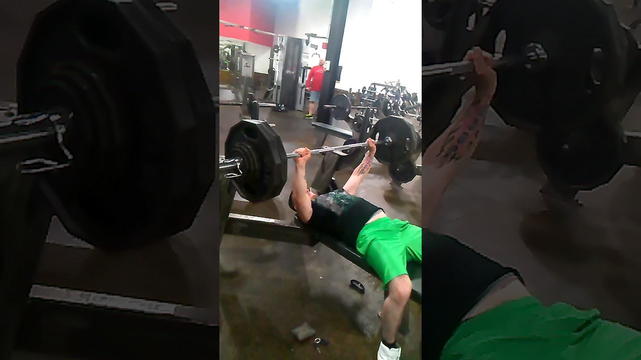 Bench press 260 10 times - YouTube