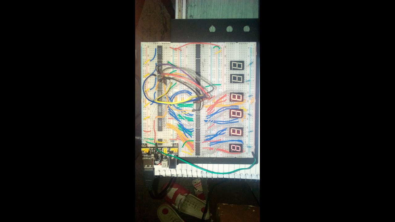 Digital Clock Using Logic Gates - YouTube