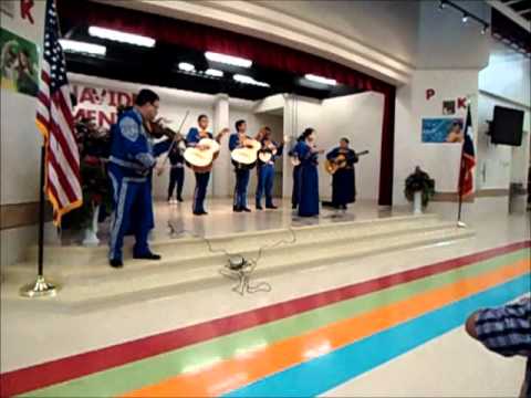 Mariachis at Benavides Elementary - YouTube