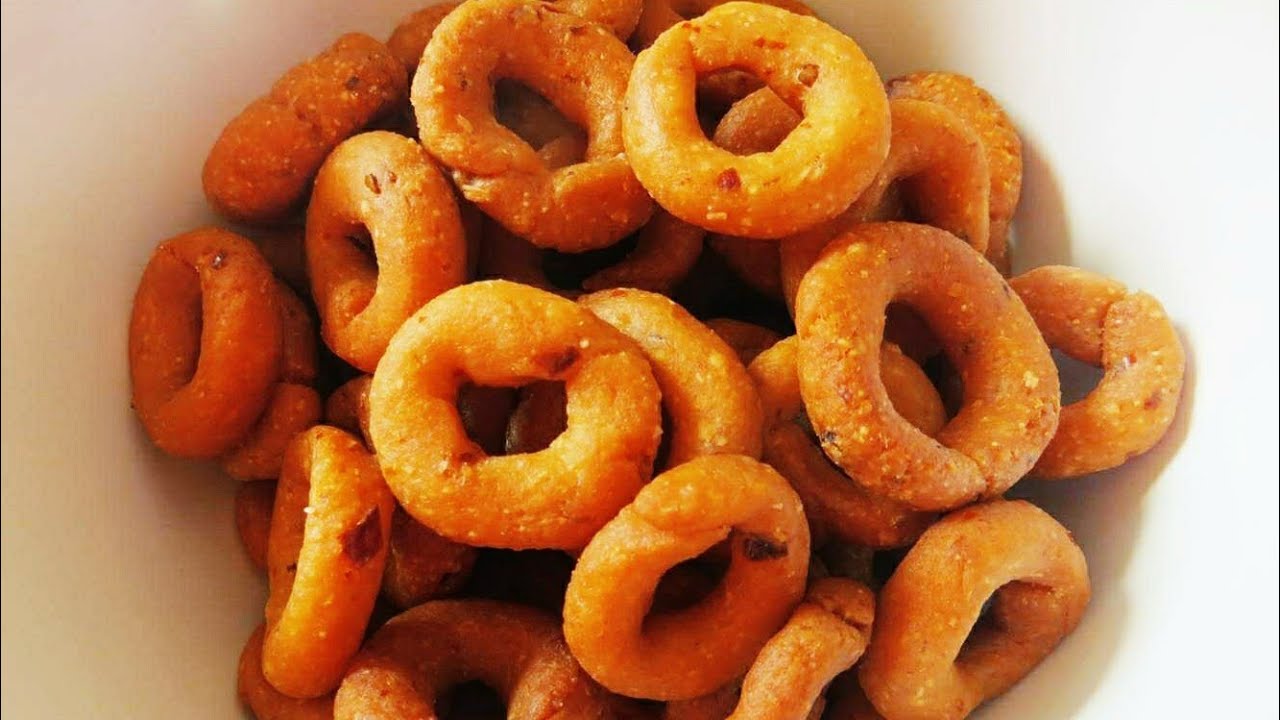 ಮೈಸೂರು ಶೈಲಿಯಲ್ಲಿ ಹುರಿಗಡಲೆ ಸೇರಿಸಿ ಗರಿಗರಿಯಾದ ಕೋಡುಬಳೆ/ kodubale recipe ...