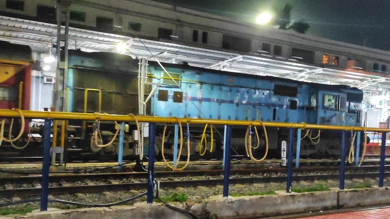 22662/Sethu Rameswaram Chennai Egmore SF Express arriving ...