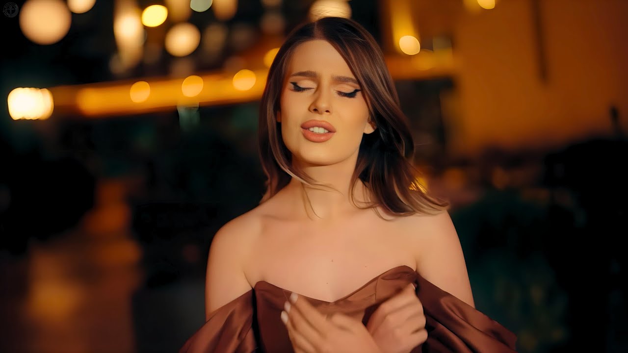 Denisa Tanigoi AVA Music || Mi-esti a tineretii patima || Official Video - YouTube