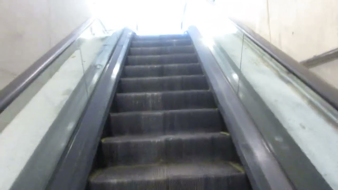 WMATA Escalators to Franconia-Springfield Bound Trains Arlington ...