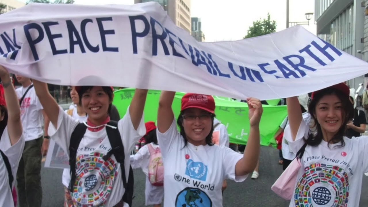 Daria Sings May Peace Prevail On Earth - YouTube