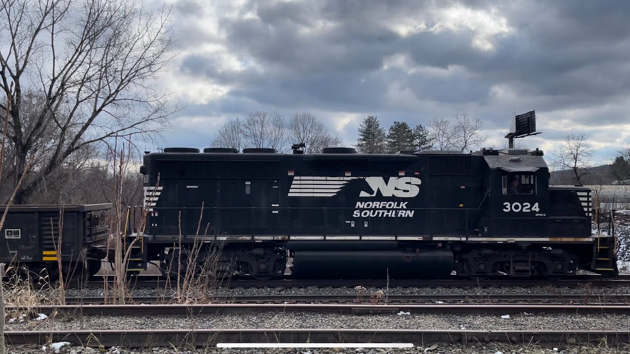 NS H16 at Broad St - YouTube