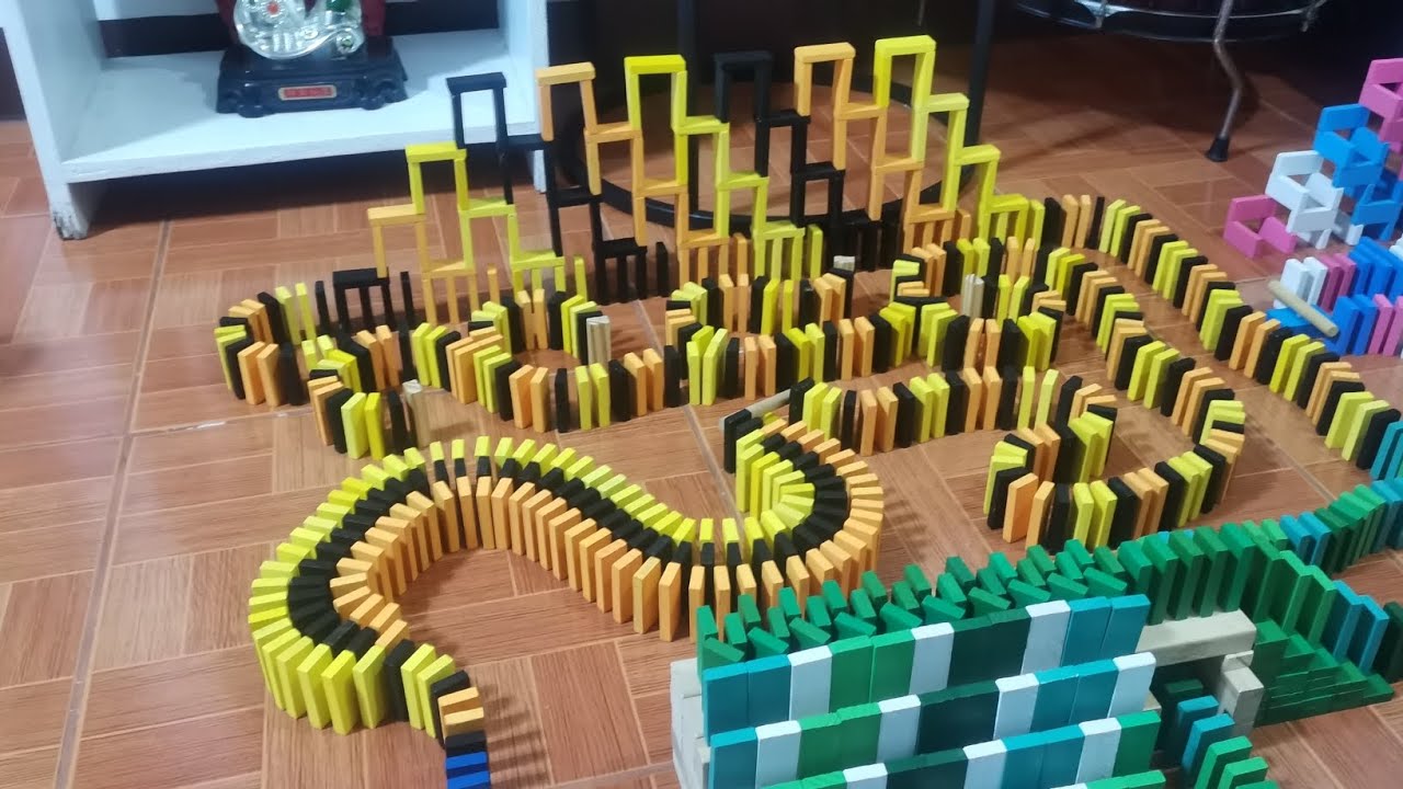 Domino Color Project 26 (2,800 Dominoes!) - YouTube