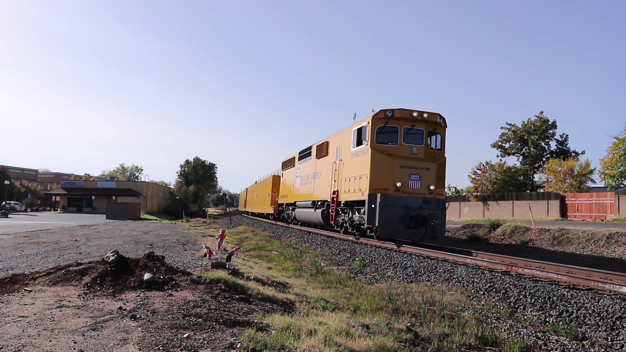 UP MOW #980350 "Weed Sprayer" Lincoln, California. - YouTube