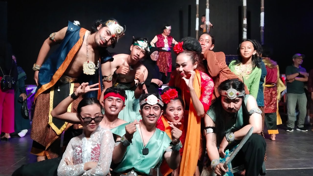 Dari Sudut Lain Pementasan TEATER SADO - LAKON KALAYUDHA - YouTube