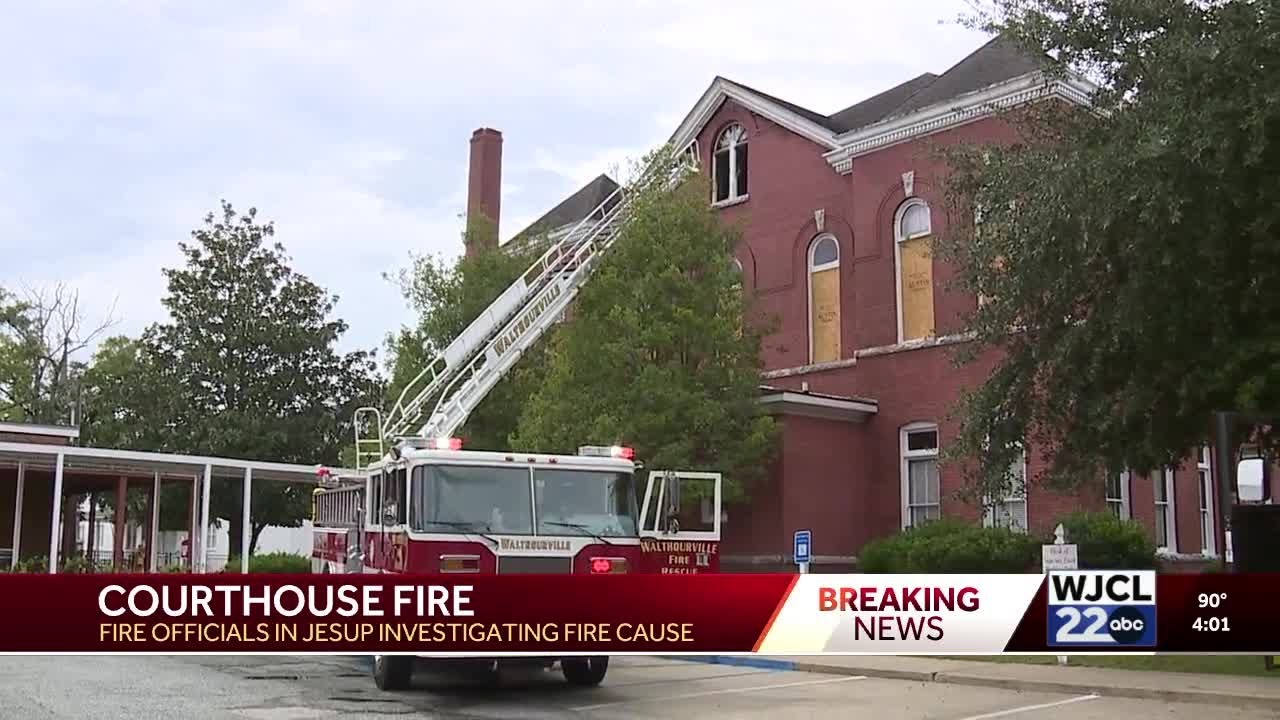 Crews respond to fire at Jesup courthouse - YouTube