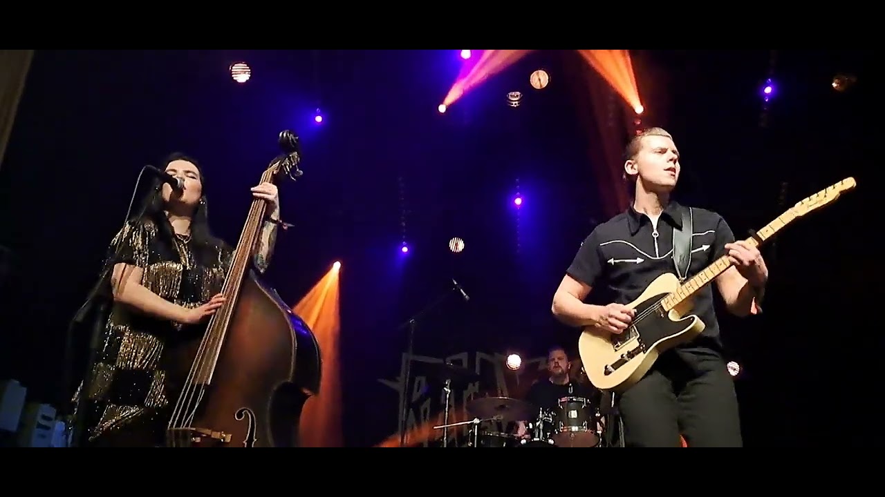 Relax Trio - Voodoo - Live at Helsinki 16.12.2022 - YouTube