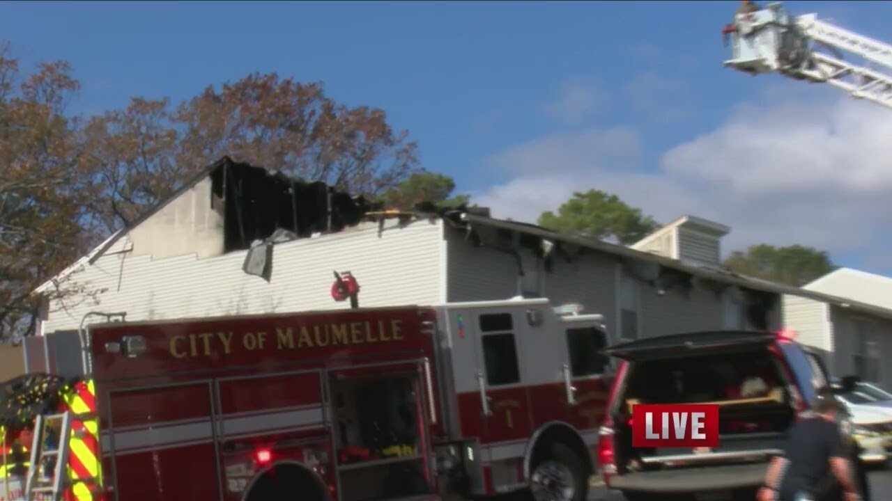 Crews on scene of apartment fire in Maumelle - YouTube