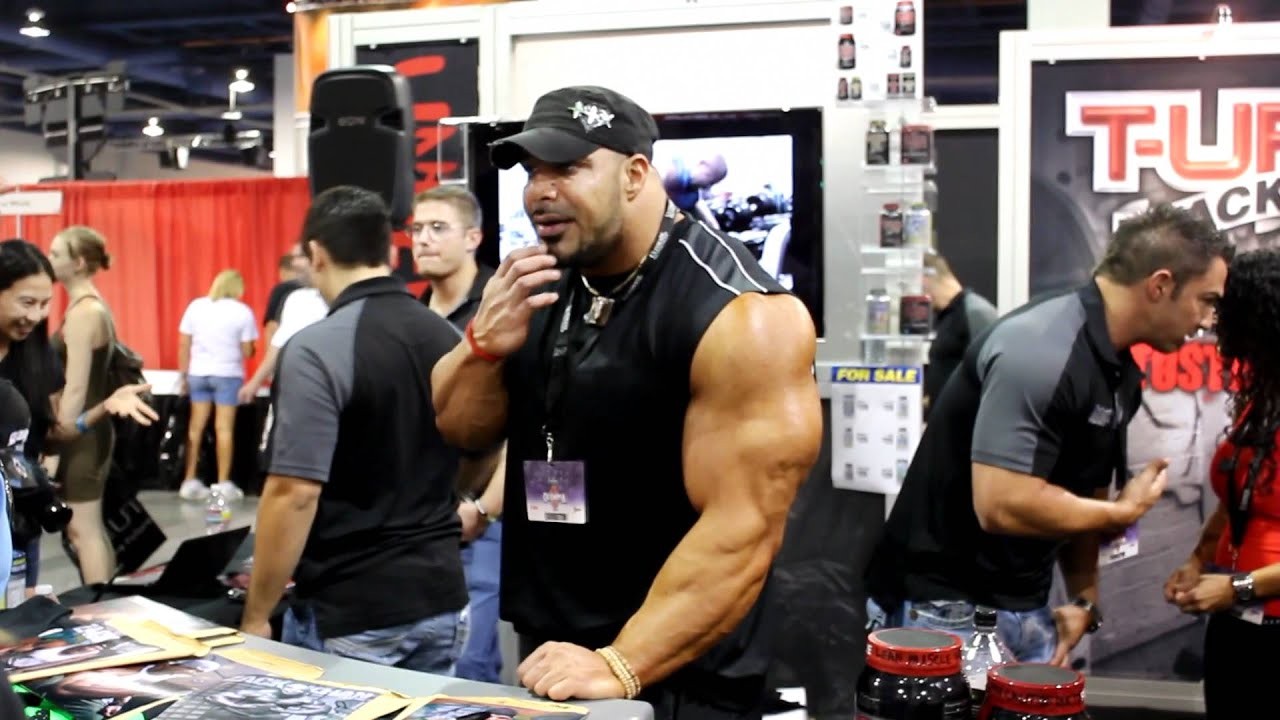 Zack Khan - 2011 Mr. Olympia Expo - YouTube