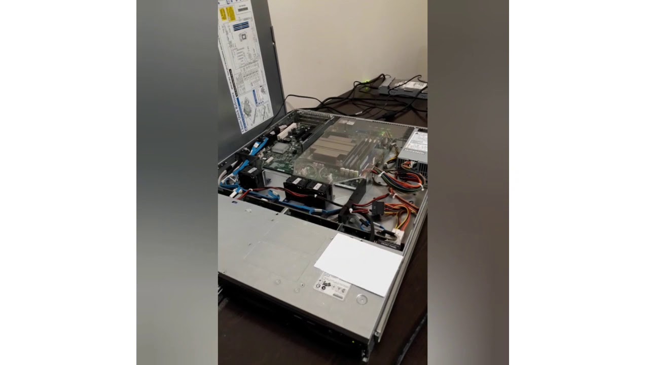 server intel s1200 power on - YouTube