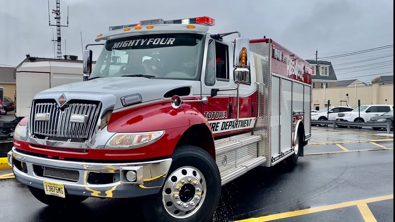 Totowa NJ Fire Department Rescue 4 Responding from their quarters 22 ...