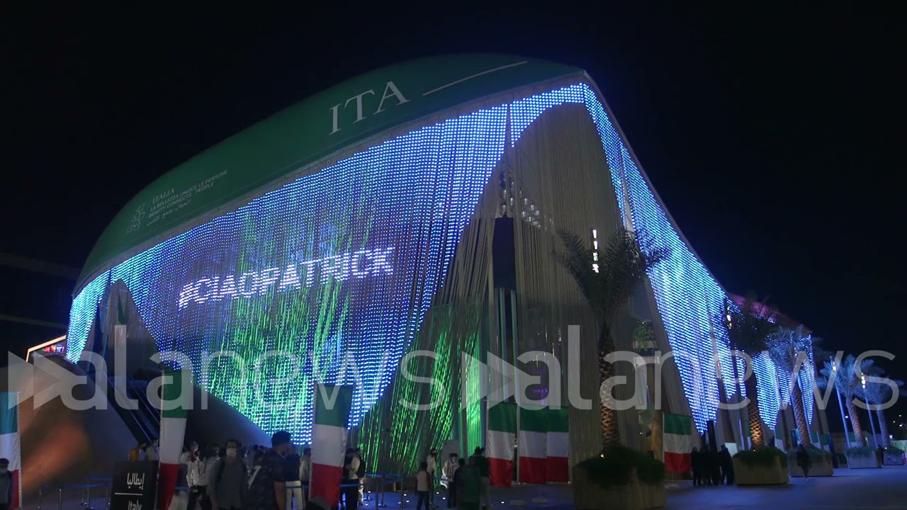 "Ciao Patrick", il padiglione Italia a Expo Dubai illuminato per Zaki - YouTube