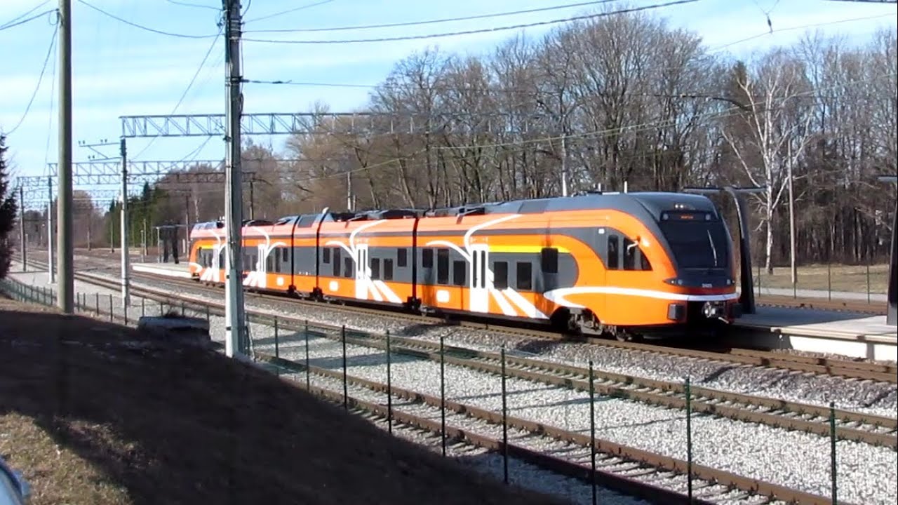 STADLER FLIRT Дизель-Поезд / Stadler FLIRT Diesel Multiple Unit - YouTube