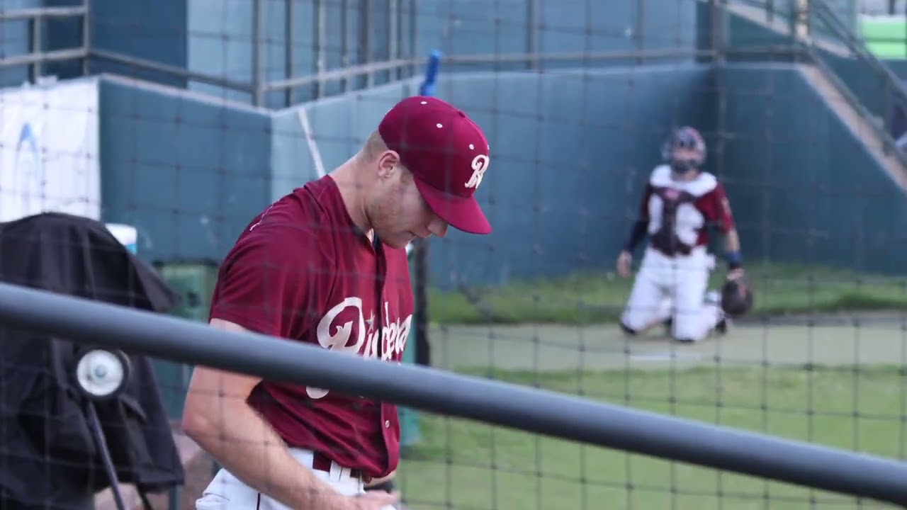 Zak Kent warming prior to his start on Friday August 26, 2022 - YouTube
