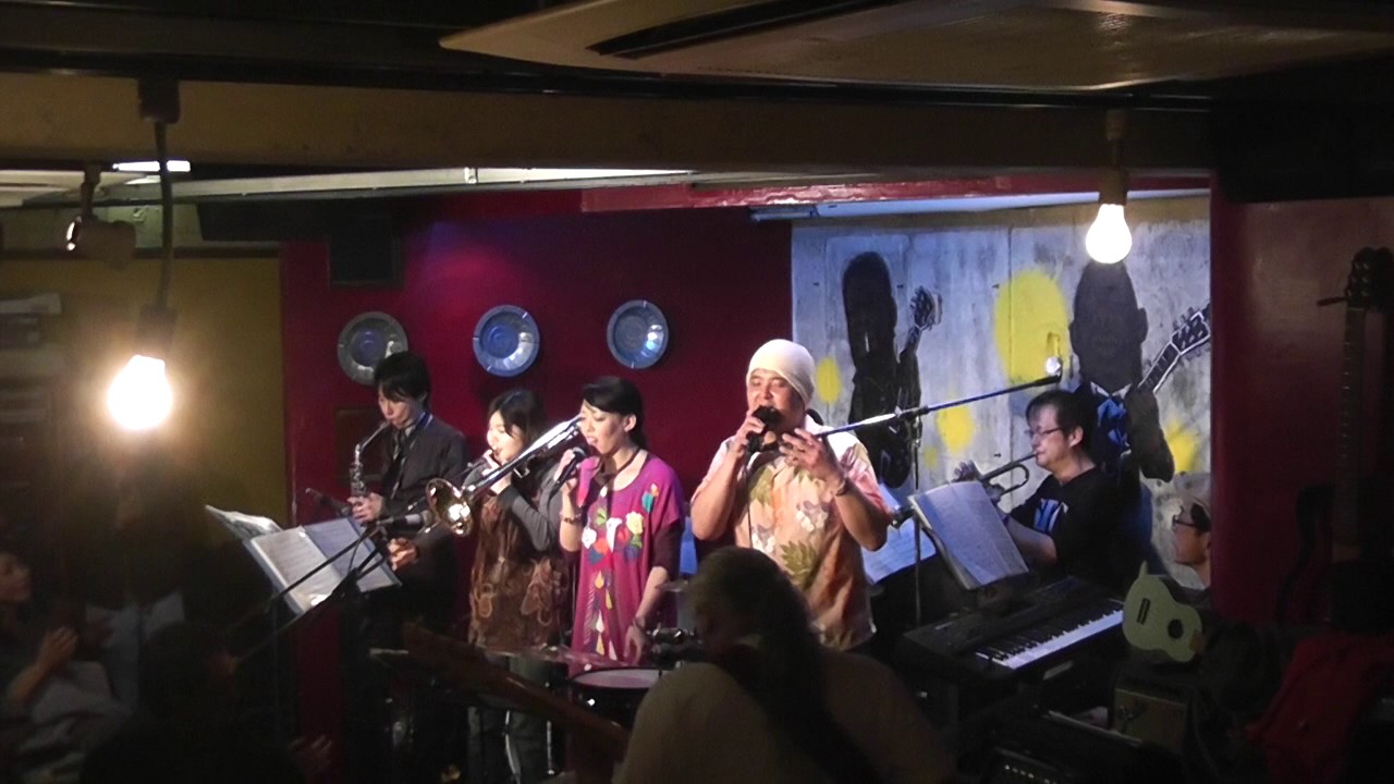 Lua soberana - YouTube