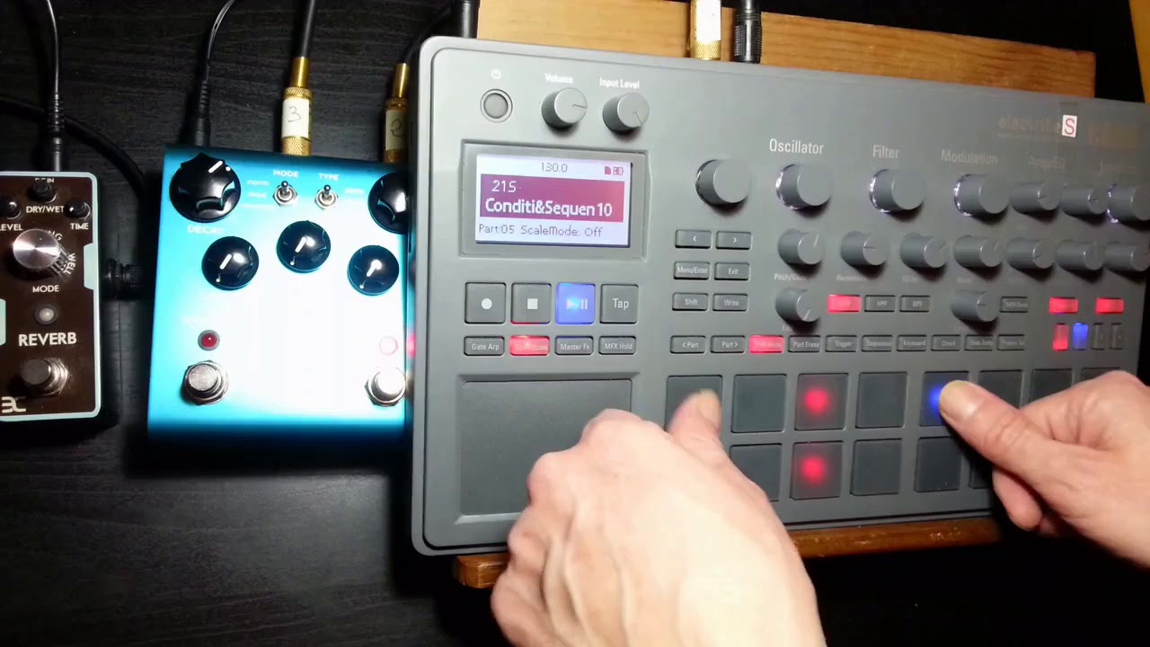 Electribe 2 S = minimal techno test song #009 - YouTube