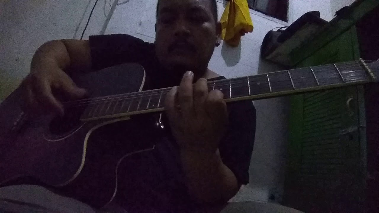 Yon suyono cover lagu seventeen "kemaren" acustik - YouTube