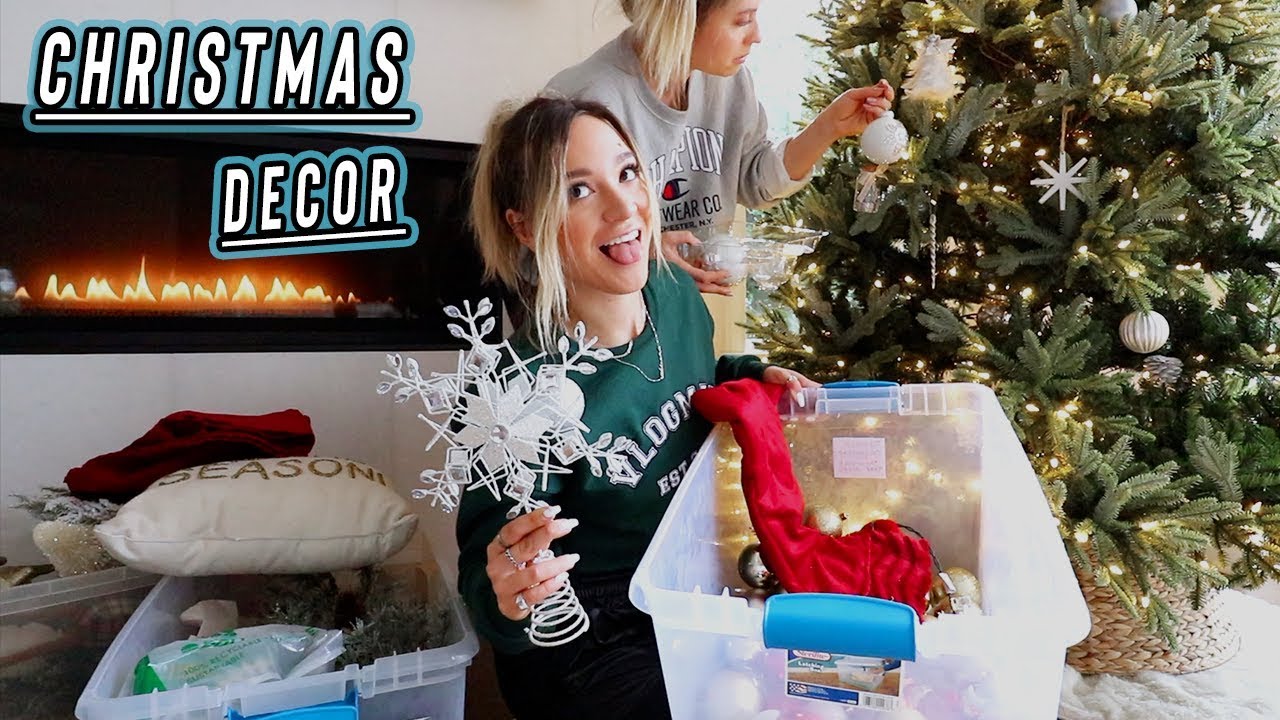 decorating for christmas + my vlog setup!! vlogmas day 1 - YouTube