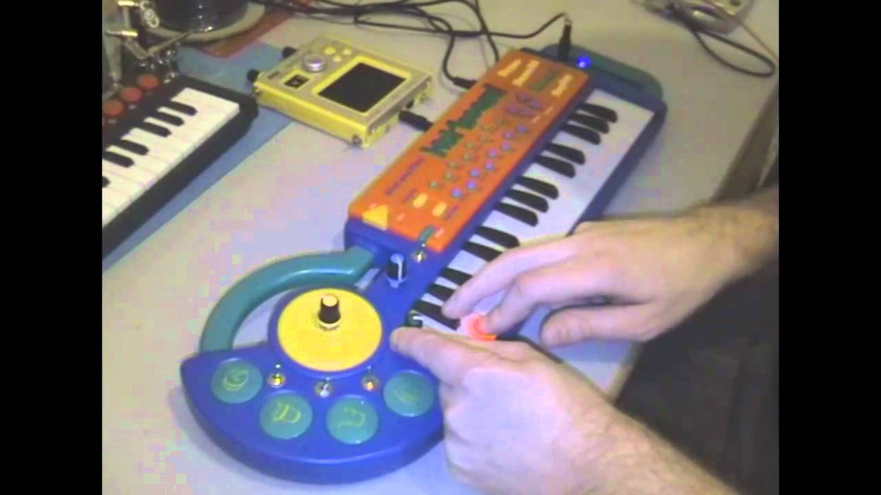Circuit Bent ELC Light up Keyboard by freeform delusion - YouTube