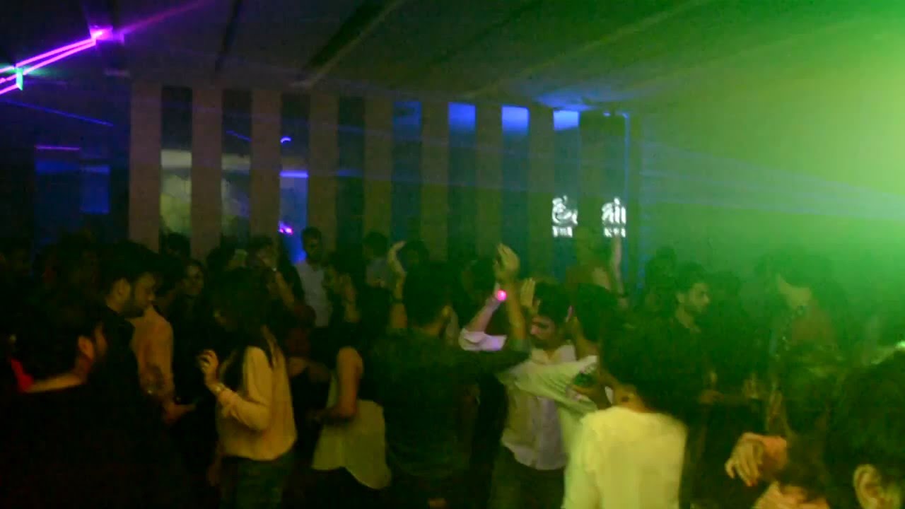 DJ Rohit live in a Club #1 - YouTube
