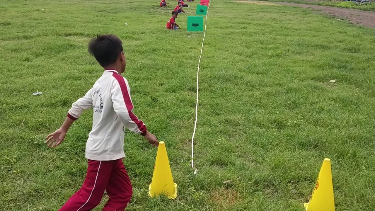 Lari rintangan - YouTube