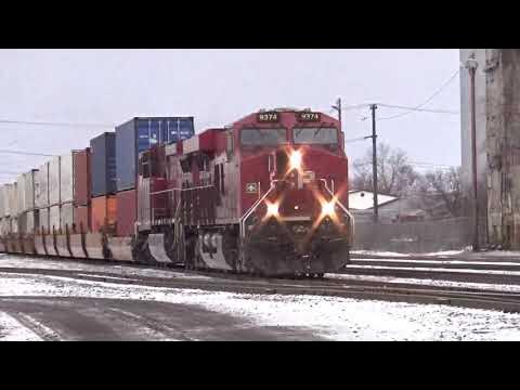 CP 9374 west CP 113 at Thunder Bay (Featuring Nworailz) - YouTube