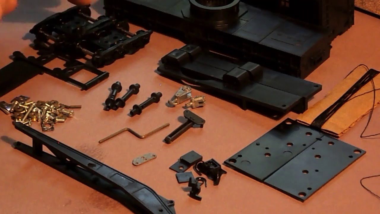 Athearn HO scale 200 ton Wreck Crane kit - YouTube