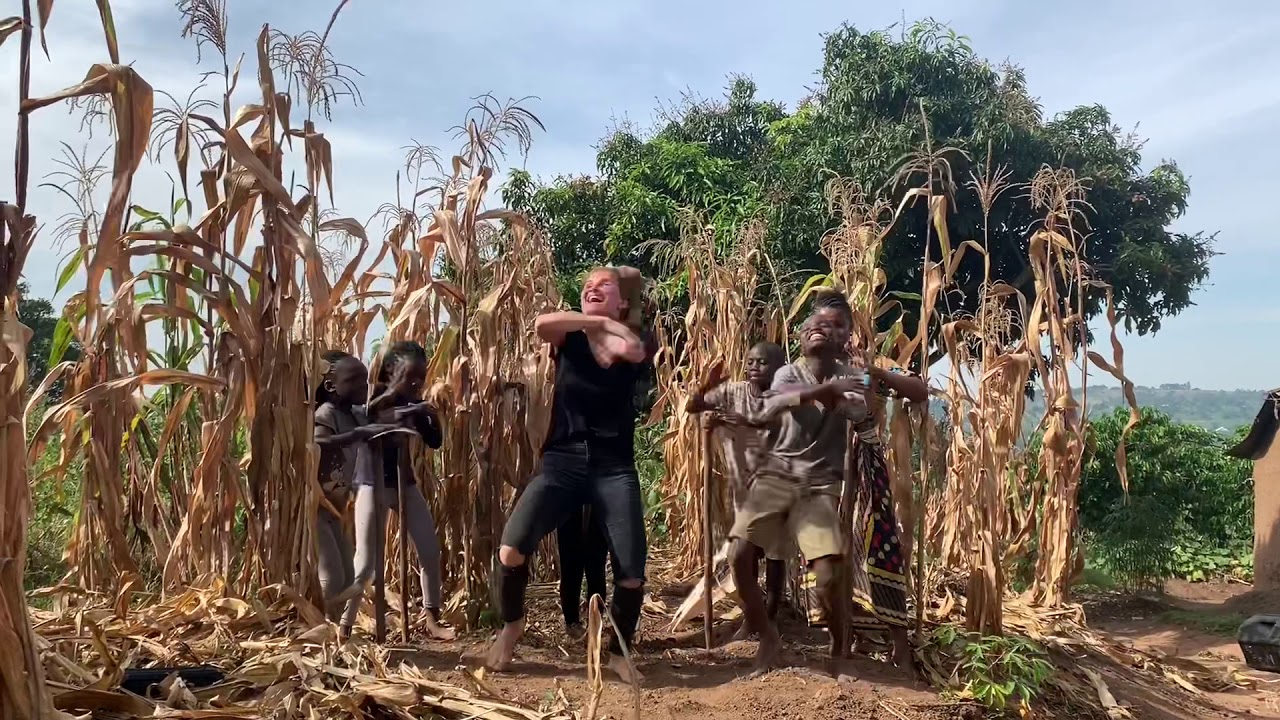 Uganda @karinapalma @3wash_hip_hop @masakakidsafricana - YouTube
