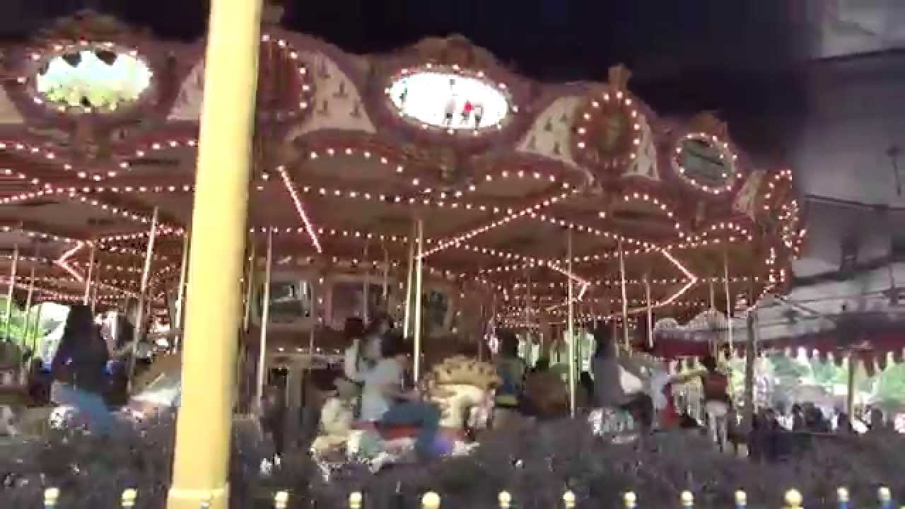 香港ディズニーランドのメリーゴーランド Youtube