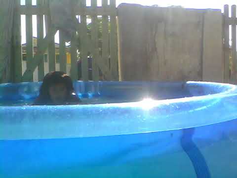 Minha irmã tomando banho kkk !?!