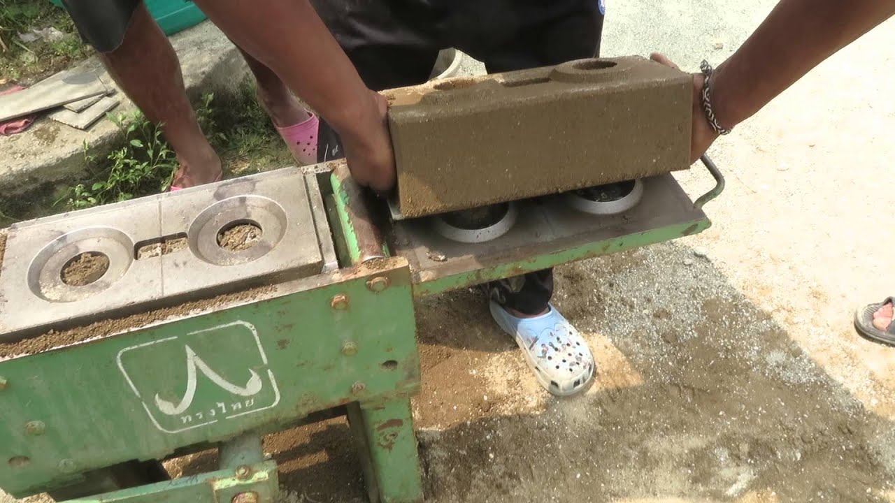 Nepal post earthquake reconstruction using interlocking compressed ...