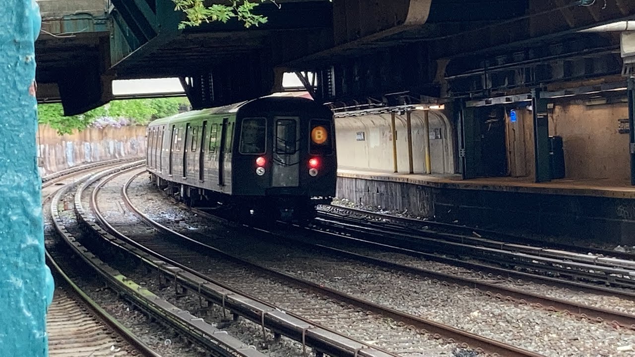 NYCT Subway: Manhattan Bound R68 (B) Train Bypassing Beverly Road - YouTube