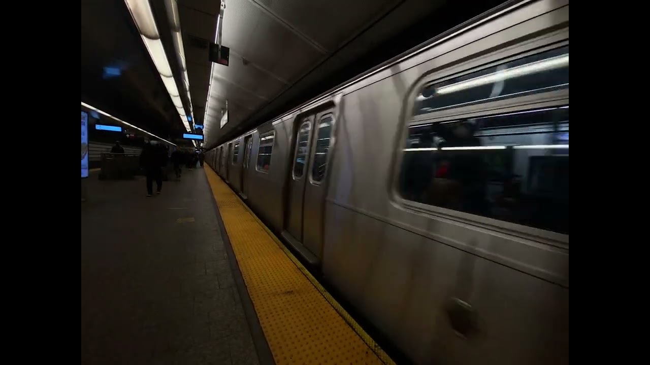 R160B Siemens F Train at Lex Av - 63rd St - YouTube