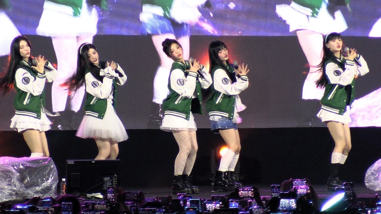[4K] 아일릿 (ILLIT) ILLIT Magnetic 직캠 CAM 한국외대 축제 240509 Hankuk University ...