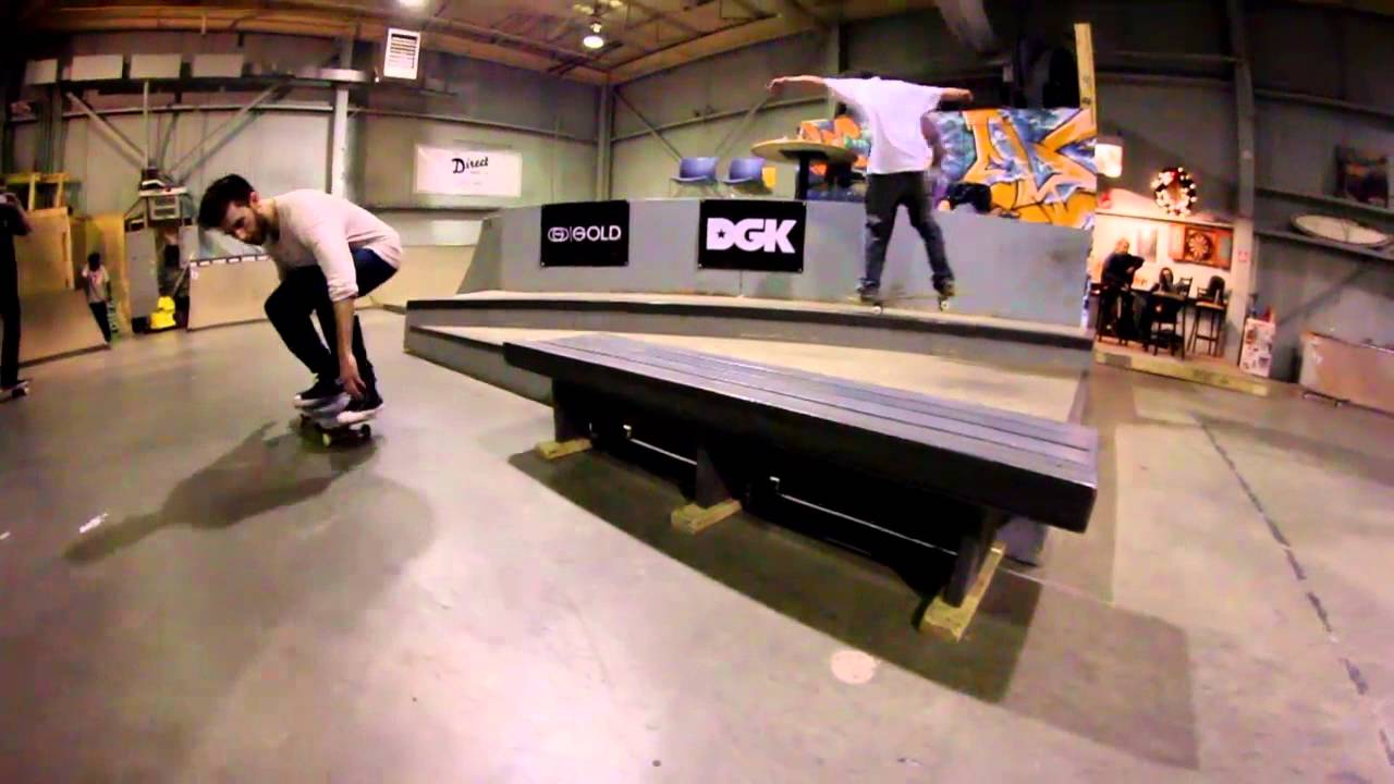 Skate Loft Ghetto Christmas - YouTube