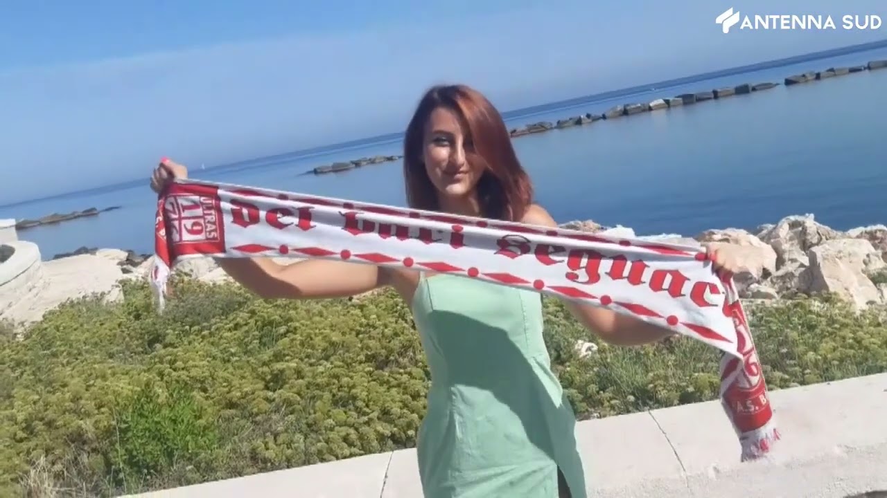 【動画】女子大生がTバック姿でサッカー応援💞で警察が捜査…「見せるのは自由」と反論!! : ほっとな時事ネタ