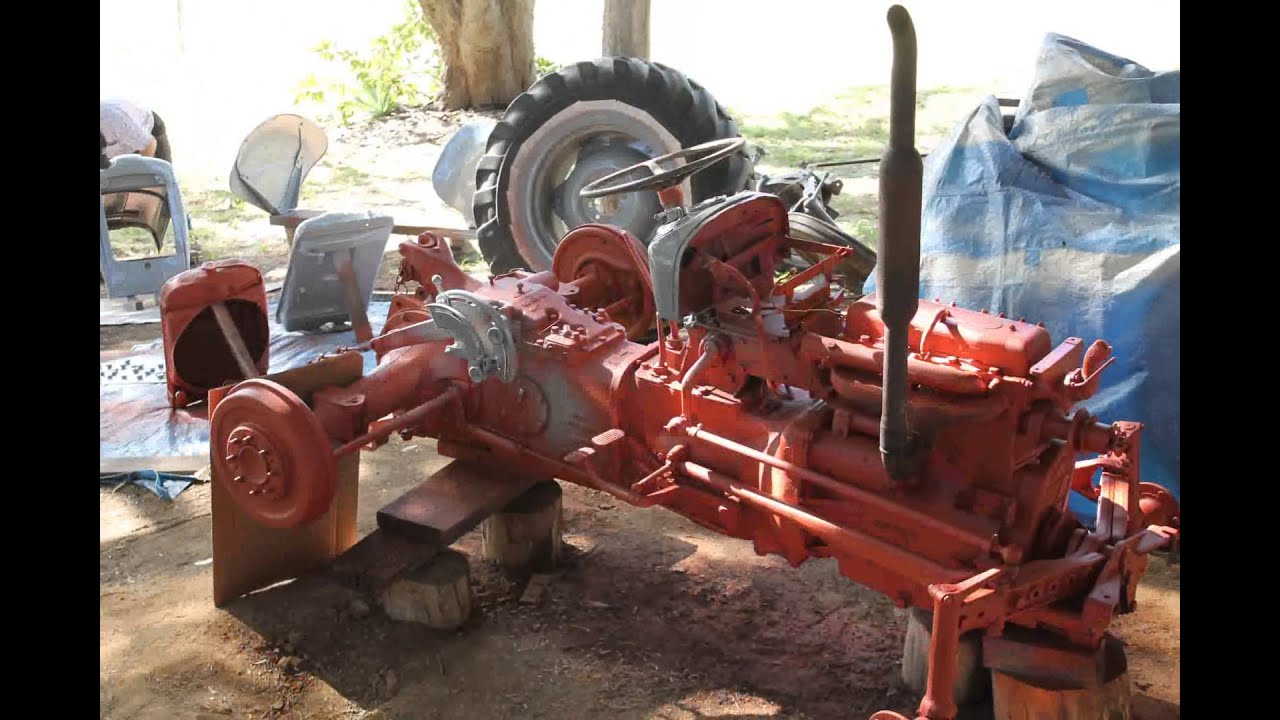 Ferguson FE35 Grey and Gold paint timelapse - YouTube