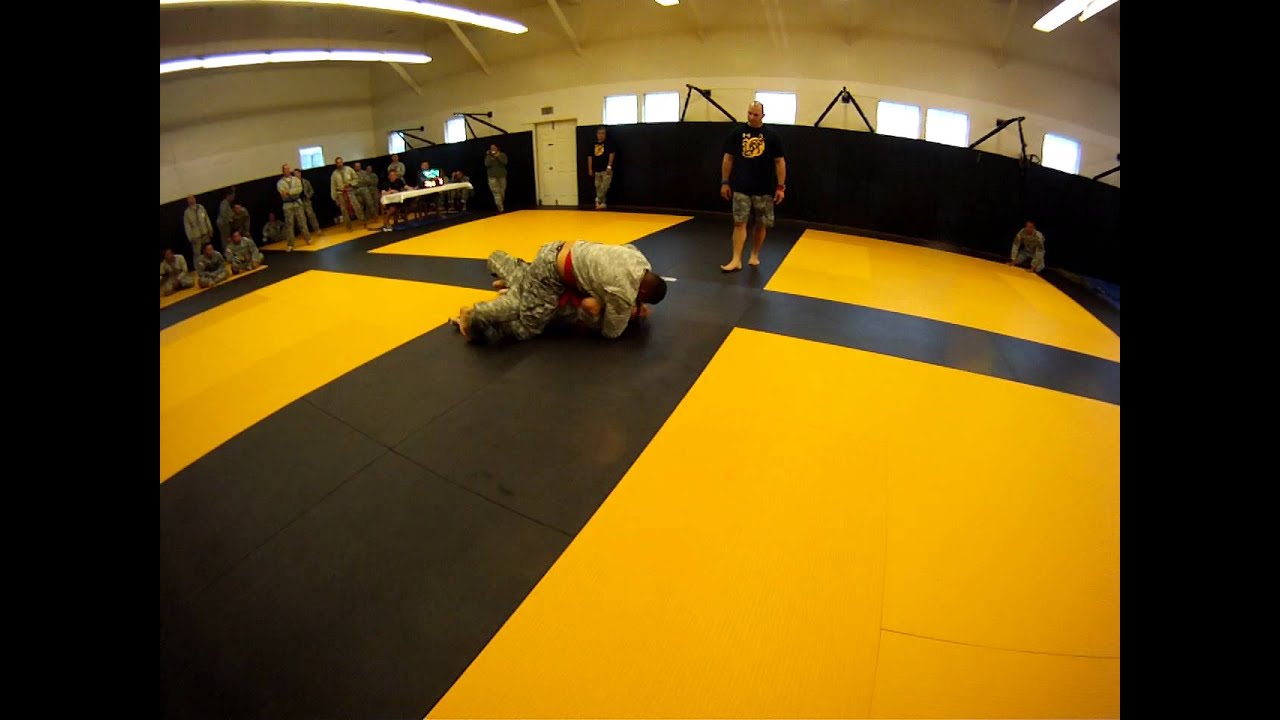 Soldier - Mason vs. Penaflor - 2012 Region VII Best Warrior Competition ...